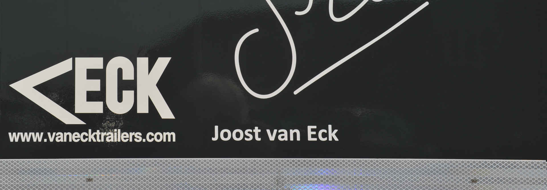 Last bodywork sold by Joost van Eck delivered – Van Eck Trailers
